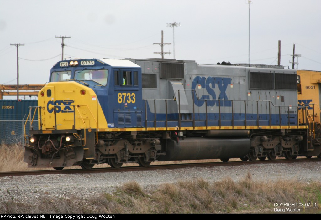 CSXT 8733
